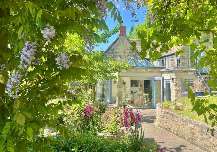 The Hidden Retreat - Tetbury
