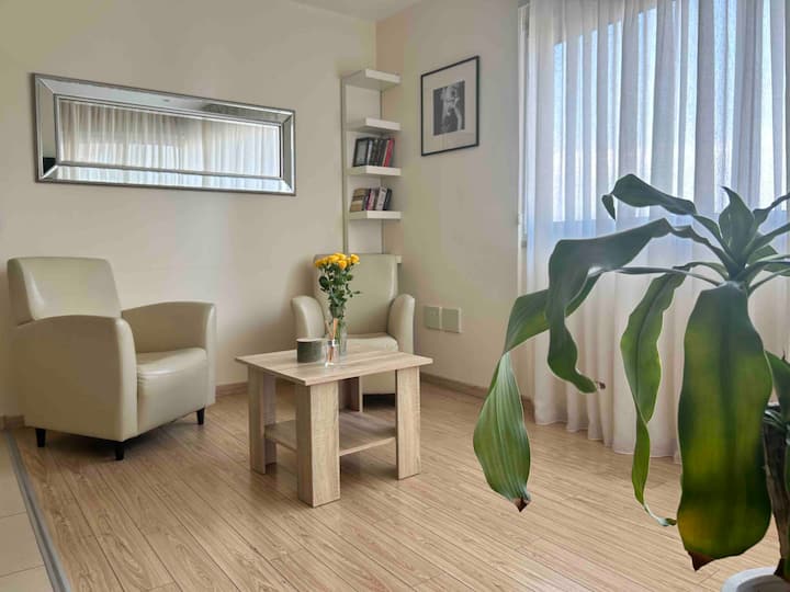 Cosy Apparenment On The Sea Front With Roof Pool - Limassol