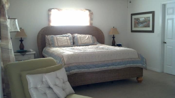 Spacious Beachside Pool Townhome Steps To Sand! - Cocoa Beach, FL
