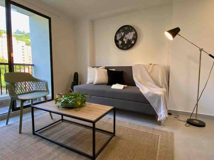 Enjoy Medellin With The Best Location Apartment - Medellin, Antioquia, Colombia