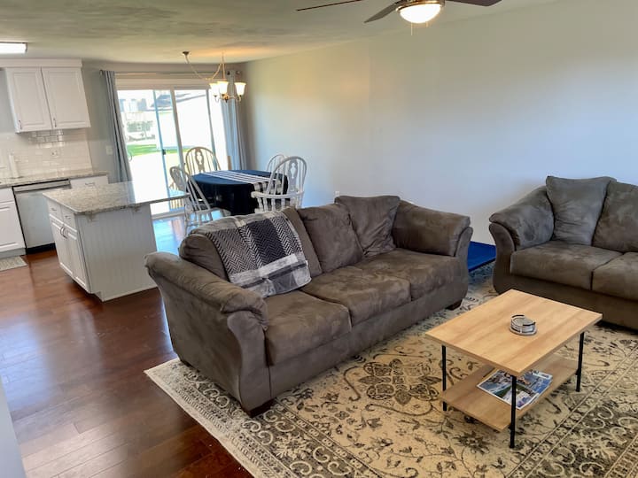 Cheerful, Clean Home In Quiet Neighborhood - Liverpool, NY