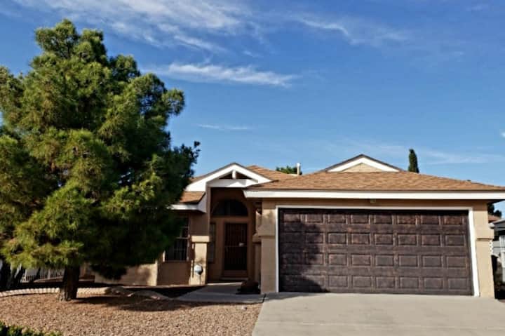 Cozy Retreat Clean And Relaxing Home - El Paso, TX