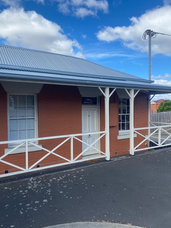 Charlottes Cottage - Tasmania