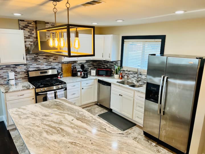 Modern Midtown Cottage - Tulsa, OK