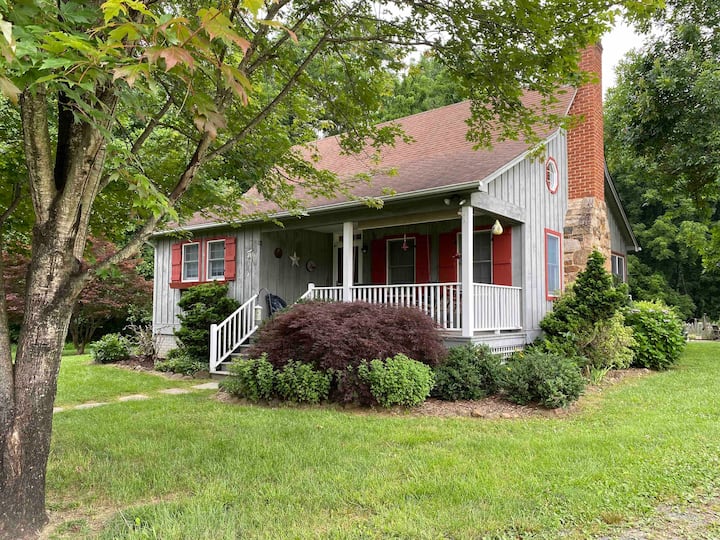 The Cottage At Oakland Green Farm - OLIVER LAKE, Leesburg
