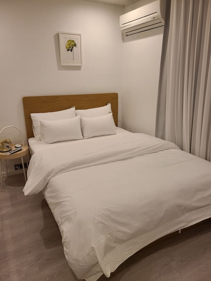 언제나 내집같은 편안한 객실(디럭스 더블) - Seoul