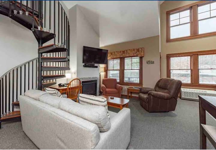 Cozy & Spacious Suite W/ Loft. Lake Resort Lodge - Deep Creek Lake, MD