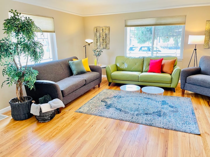 5-star Location 2ba W/ac&garage - Reno