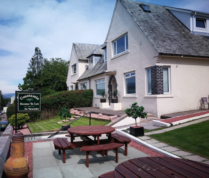 Constantia, Room 2 - Fort William