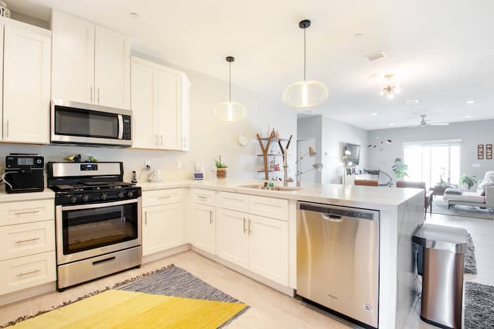 High Desert House 15 Min From North Palm Springs - Desert Hot Springs, CA