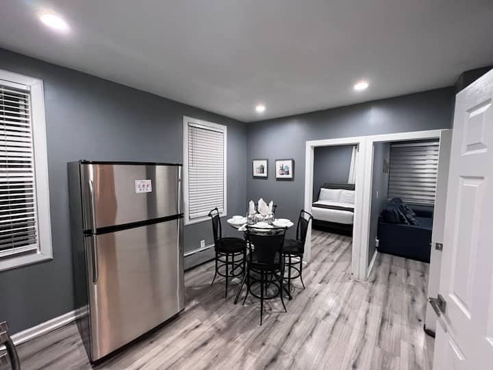 Sleek-2 Br! In Queens Apartment 30 Day Plus! - クイーンズ, NY