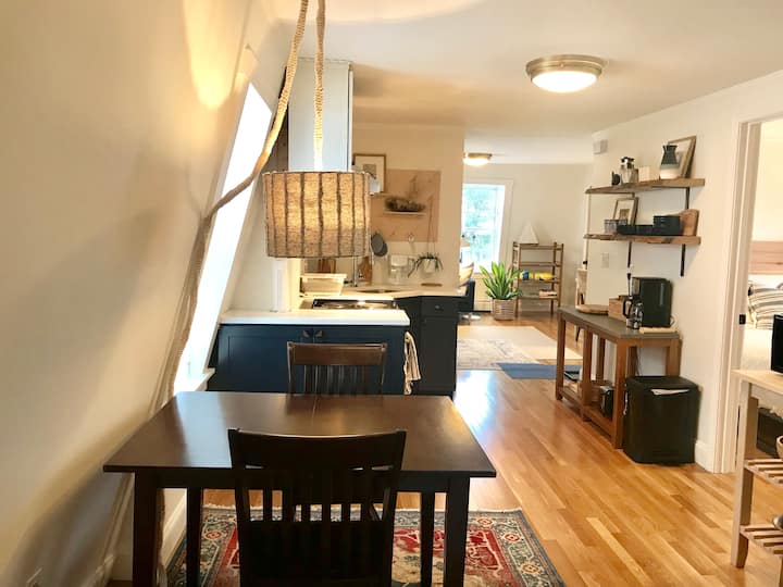 East End, Munjoy Hill ~Peaceful Well Located Haven - Portland, ME