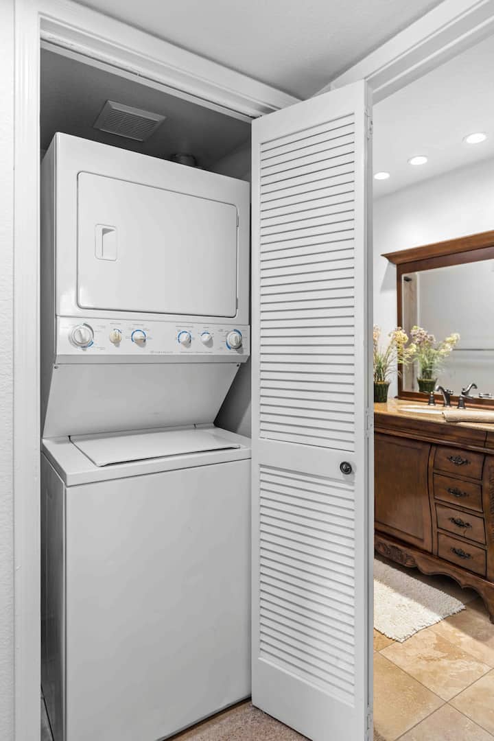 Charming Comfort Condo - Corona, CA