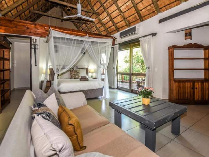 Leopard's Lair Bush Lodge - Hoedspruit