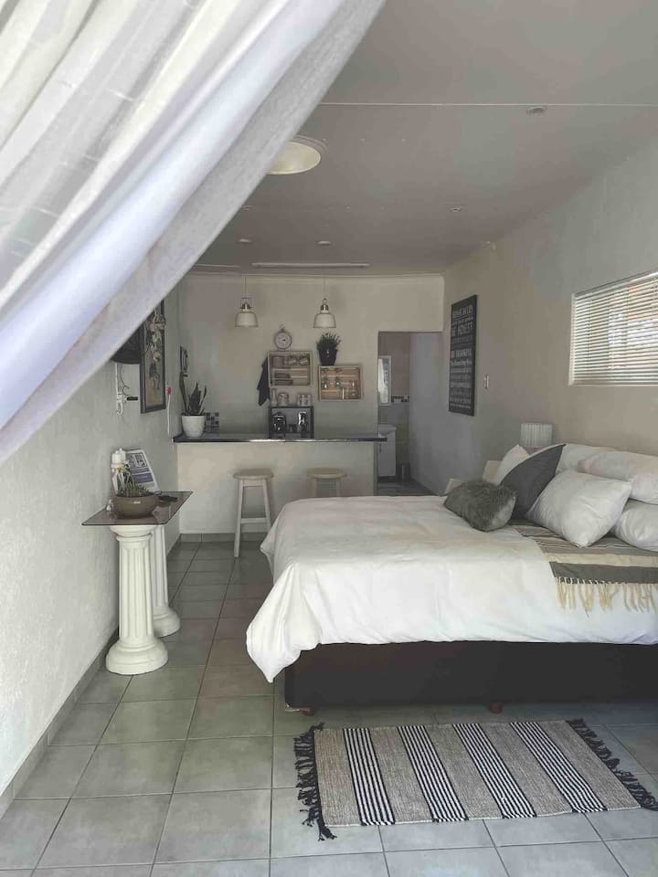 Studio Unit 1 - Brakpan