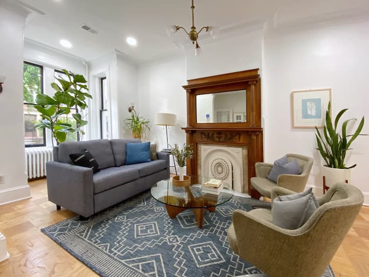 Dupont Circle Victorian + Carriage House|walkable| - Washington D.C., DC