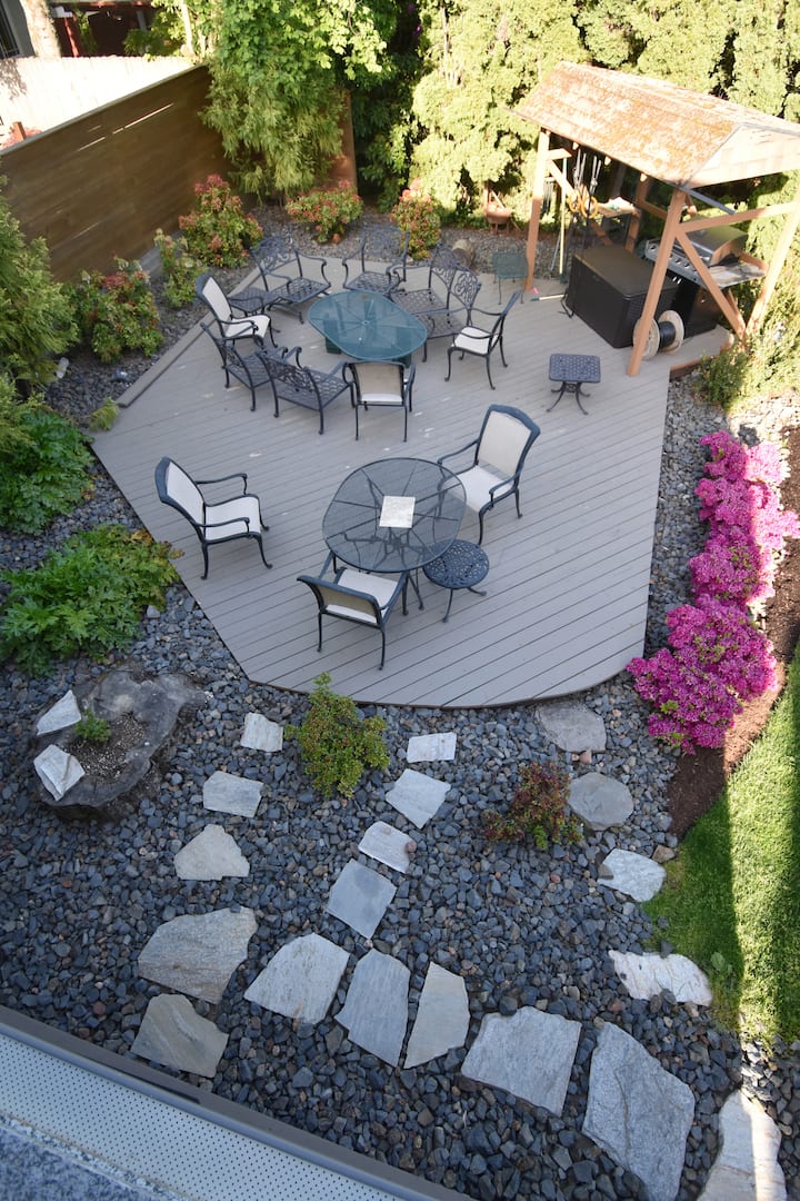 Two Stories Guest Cottage  With Deck And Grill. - 波特蘭