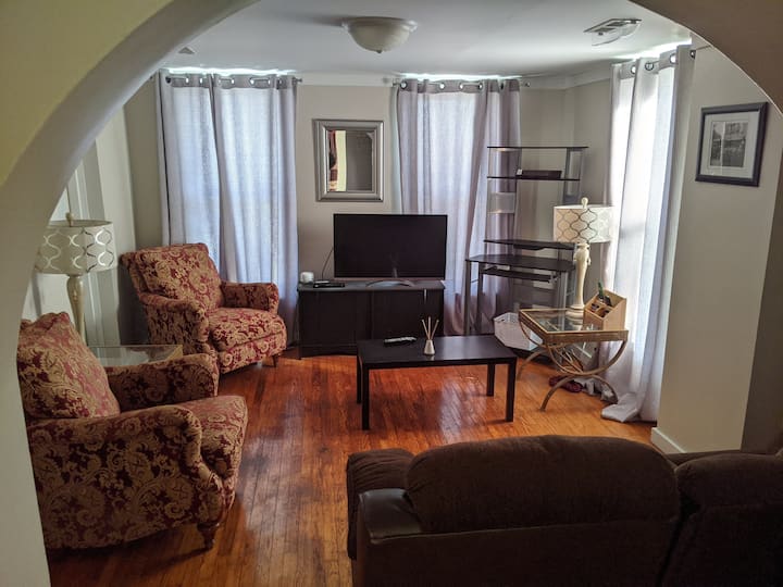 Traveling Professionals Downstairs Duplex - Saint Joseph, MO