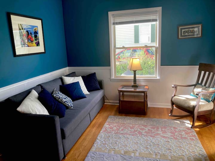 6 Bedroom Private Home Two Miles From Nd - South Bend, IN