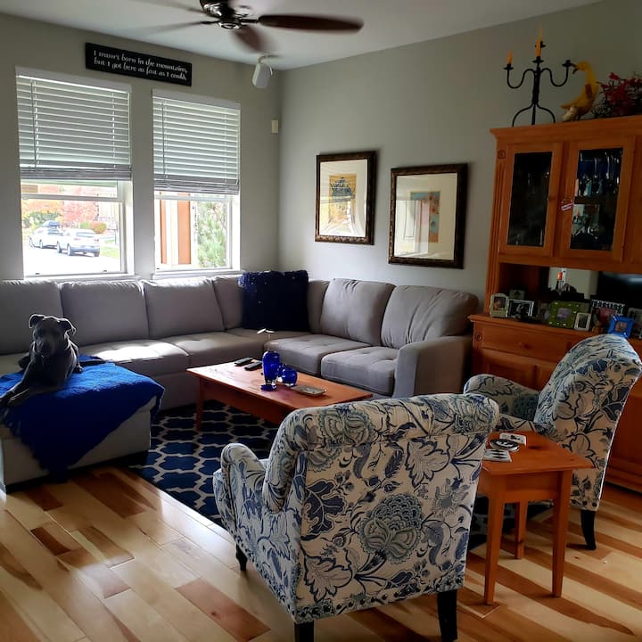 Private En Suite Guest Room - Must Love Dog - Westminster, CO