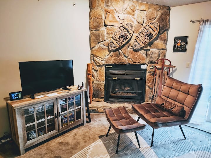Walk To Dolly Sods! Private Balcony & Jacuzzi Tub! - Canaan Valley, WV