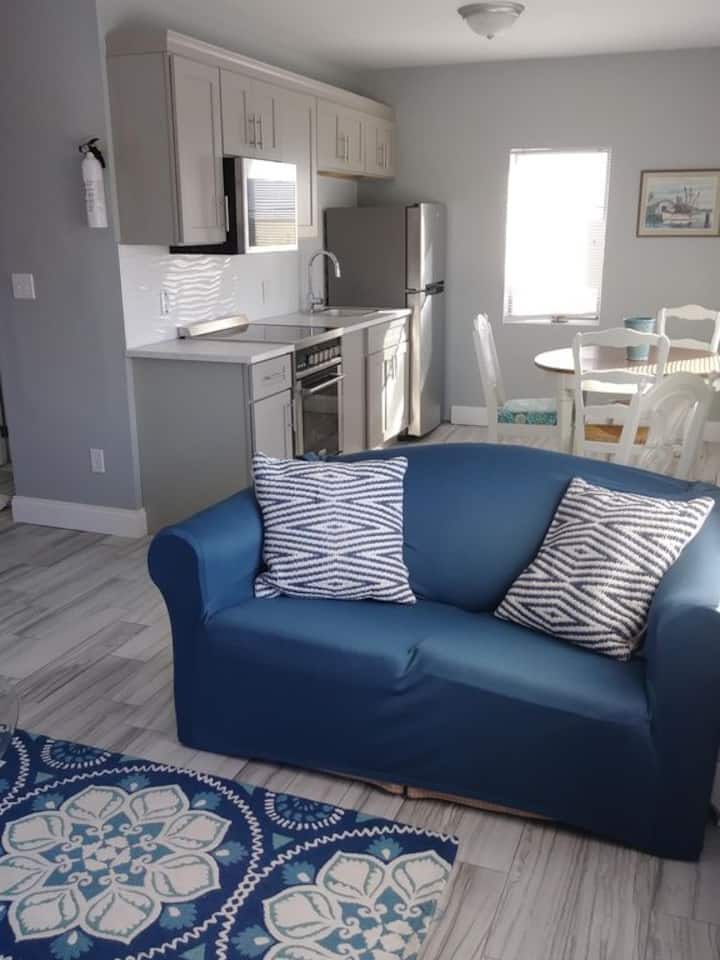 New Listing! Crashing Seaglass Contemporary 2 Br / 1 Ba Beauty!!! - Cape May, NJ