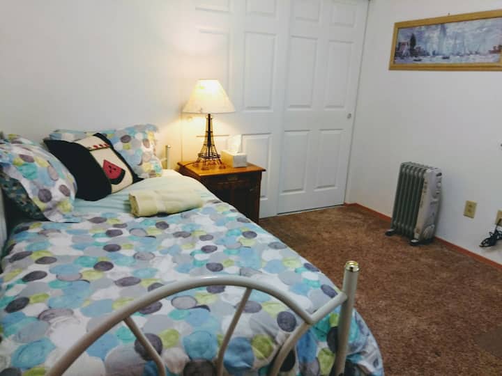 Clean And Simple Room In A Quiet Neighborhood - State of Washington