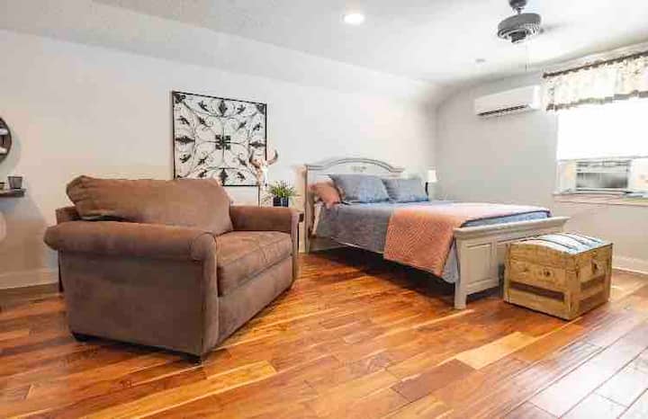 Carriage House Studio Apt Peaceful & Private Ranch - Winter Garden, FL