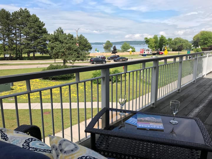 West End Apartment - Traverse City, MI