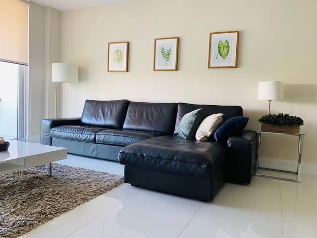 LUX APT ACROSS THE BEACH 3B.ROOM/2BATH 1 FREE PARK - Condominiums for ...