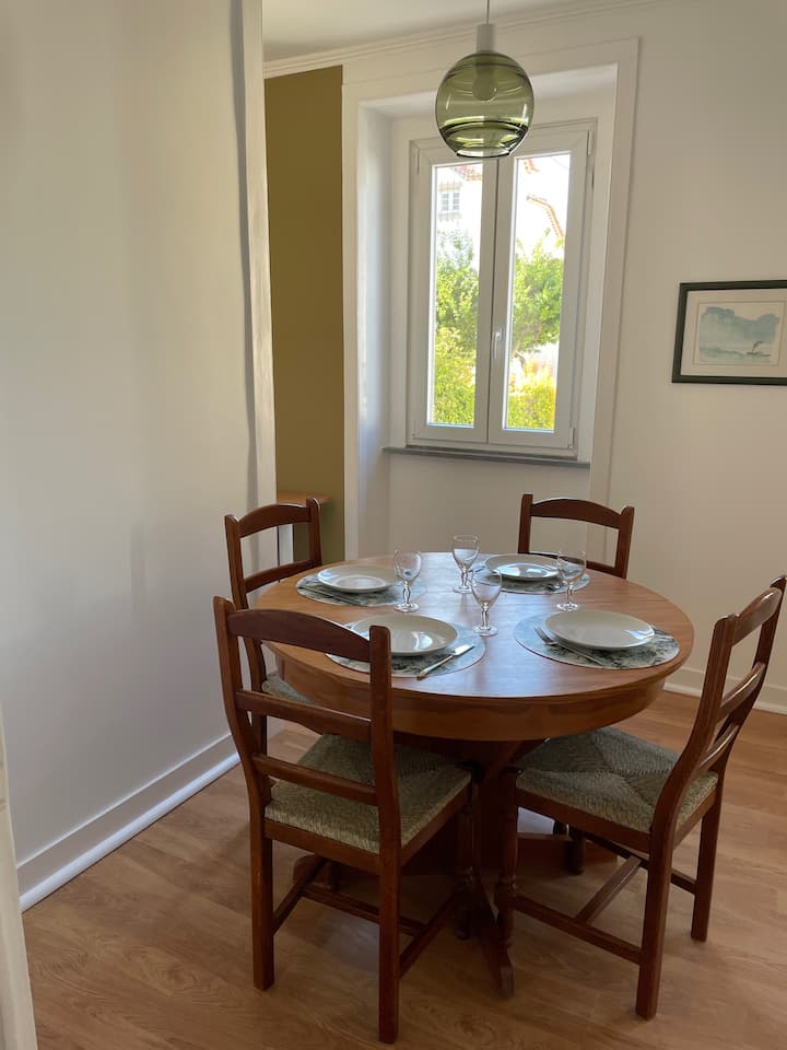 Cosy Apartment - Estoril