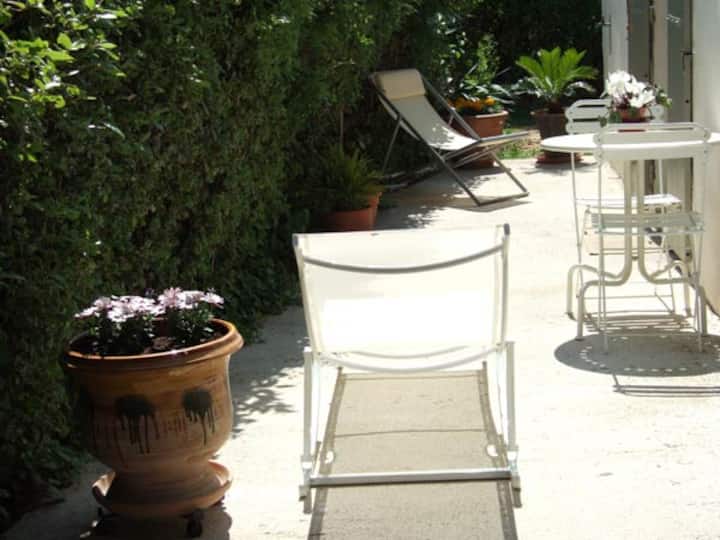 Studio à La Campagne Près Du Centre - Arles