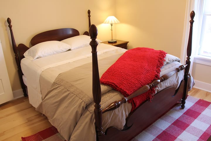 Downtown Farmhouse W Parking - Ottawa