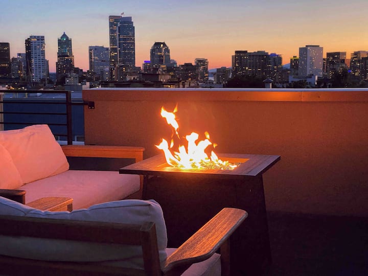 Seattle Skyline Views | Private Rooftop & Parking - Seattle