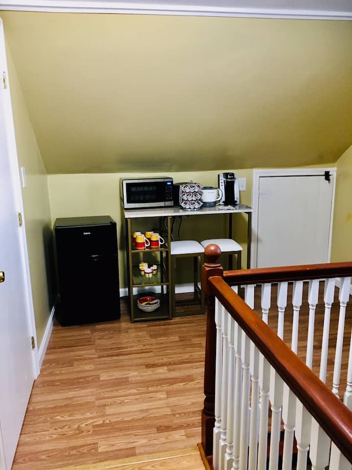 #4 Clean Comfy & Cozy Glory Guest Suite - Boston, MA