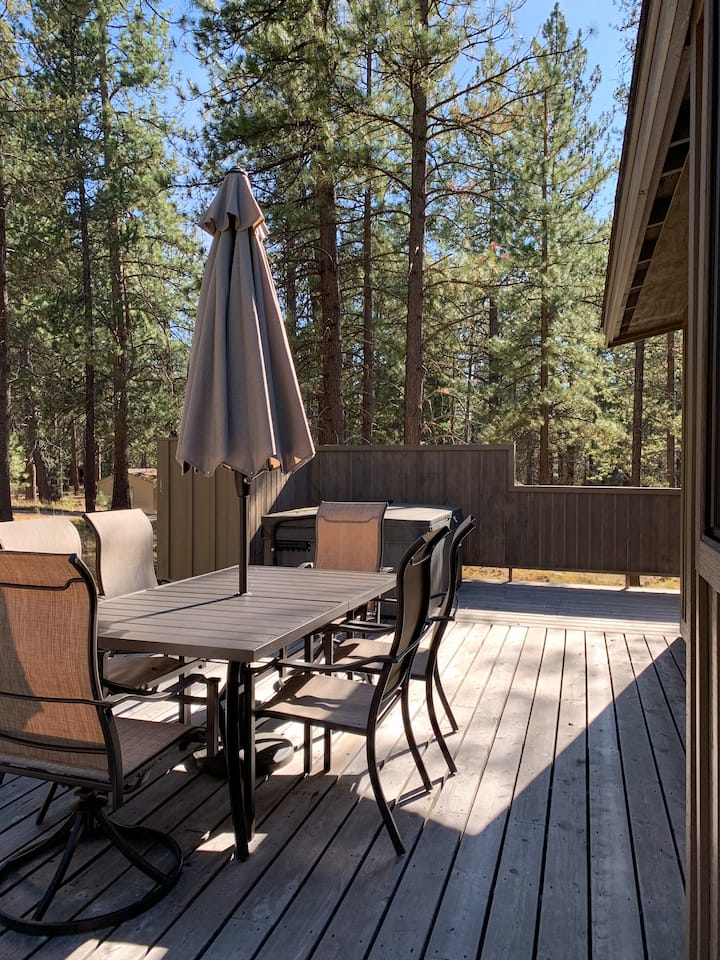 Cozy, Charming Family Getaway! - Sunriver, OR