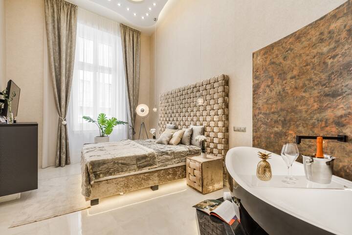 Luxurious 3-bedroom Apartment In The Center - Budapest