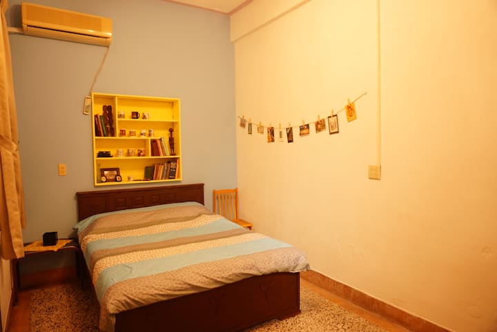 民國58年 - 花好月圓 (蝴蝶蘭) - 醫師行旅 - 新市區