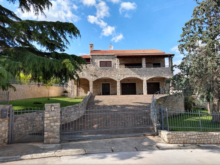 Stonehouse Kos - Pula