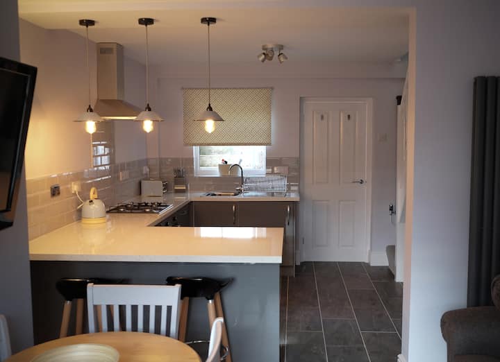 Conwy Town 2 Bed Family Cottage Pet Friendly - Conwy