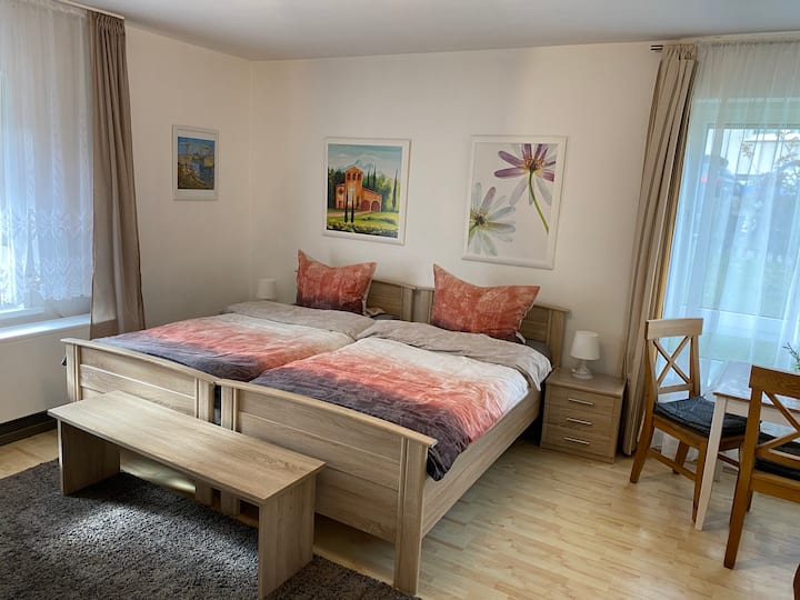 Großzügige Handwerker Wohnung In Essen / 2 Balkone - Essen