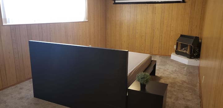 Entire Basement Suite, Parking On Premise-aqua - Waterloo