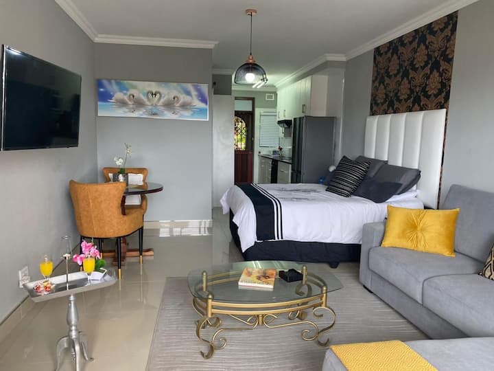 Umdloti Beach Cozyquiet Studiocondo Pool & Seaview - La Mercy