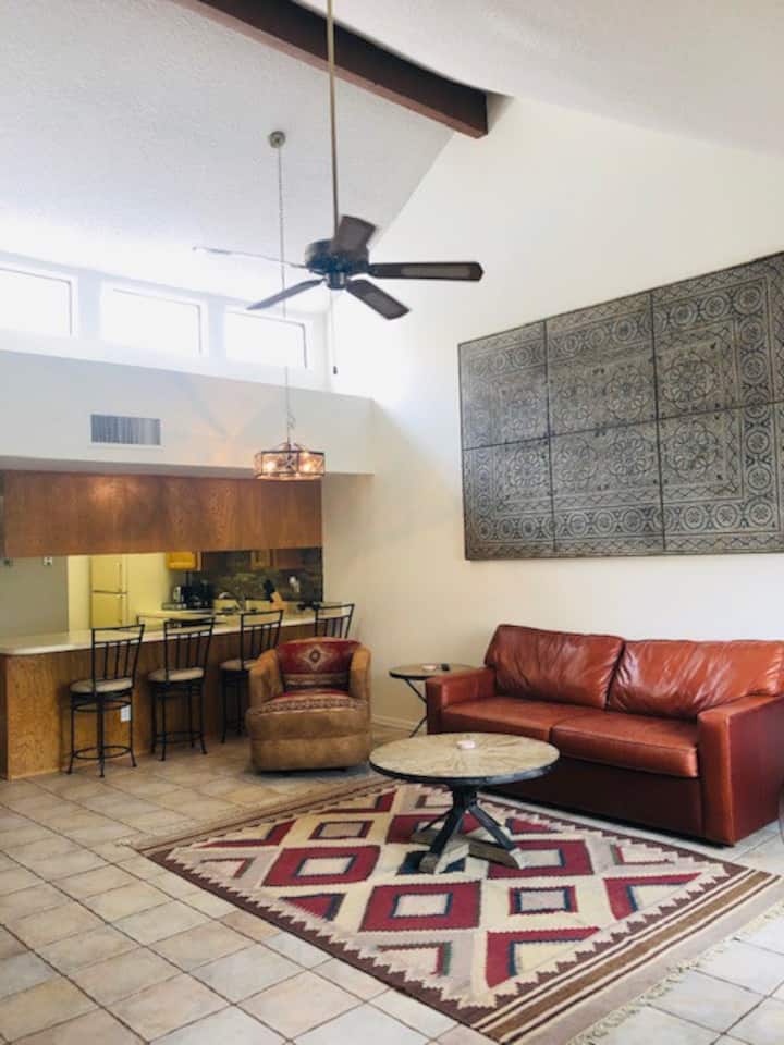 1 Bedroom Central Catalina Foothills Condo - Tucson, AZ