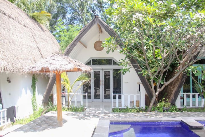 Luckys Bungalow No9 - Gili Islands