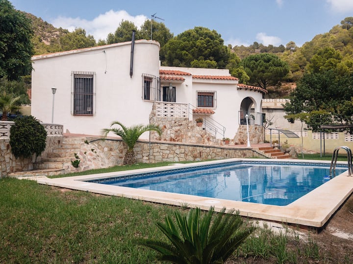 Chalet Con Piscina En La Sierra Calderona - Torres Torres