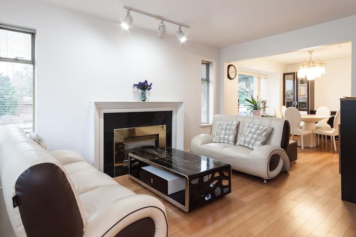 Convenient To Attractions & Close To Airport 4bed - Vancouver