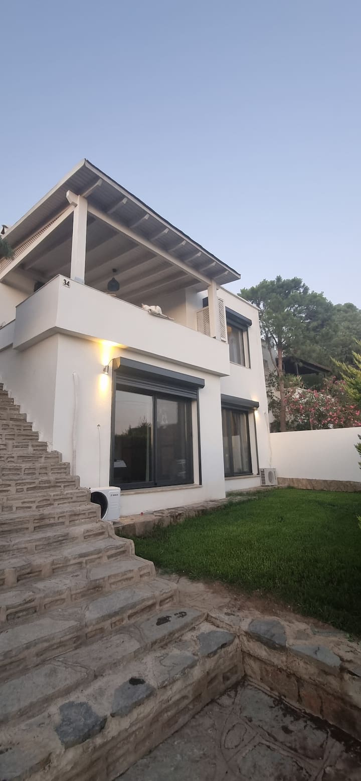Bitezde Site Içerisinde Doğa Ve Deniz Manzaralı Ev - Bodrum