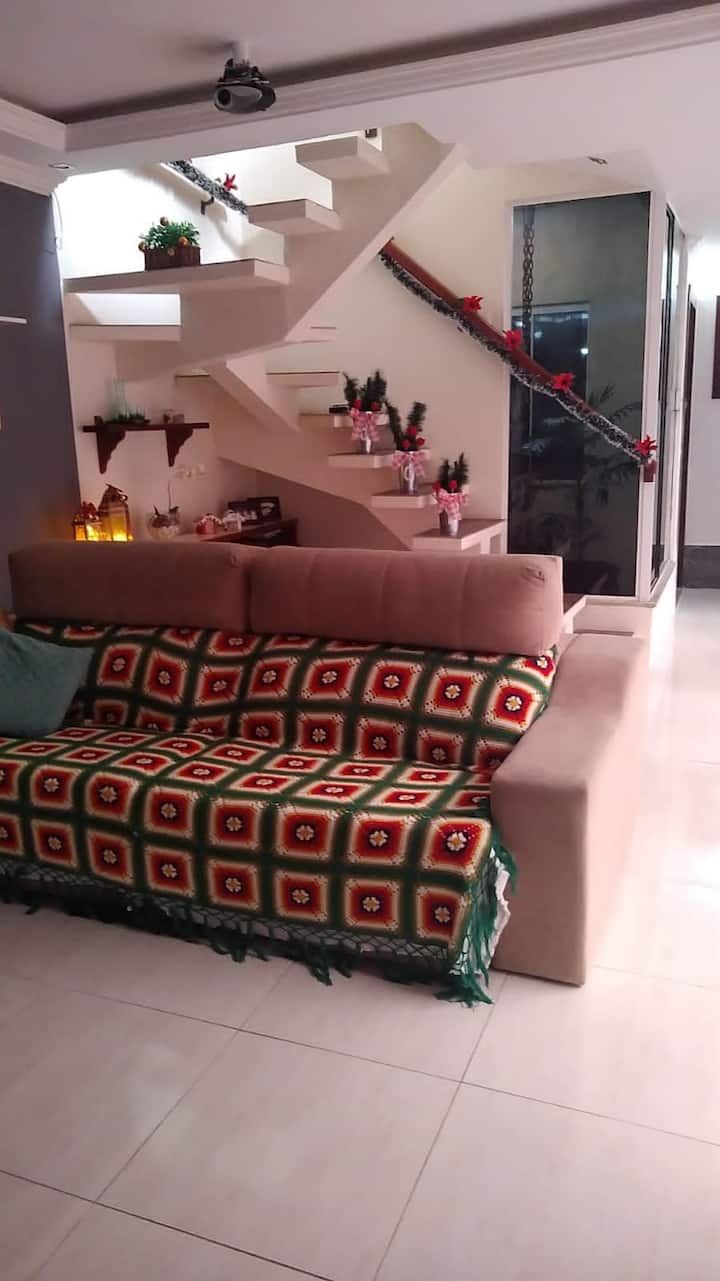 Casa No Centro De Rio Das Ostras, Próxima à Praia. - Rio das Ostras