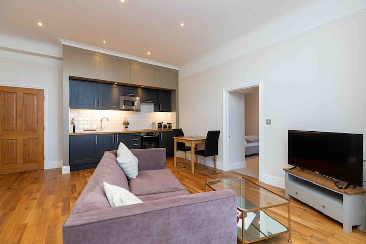 No.4 The Warwick - Banbury